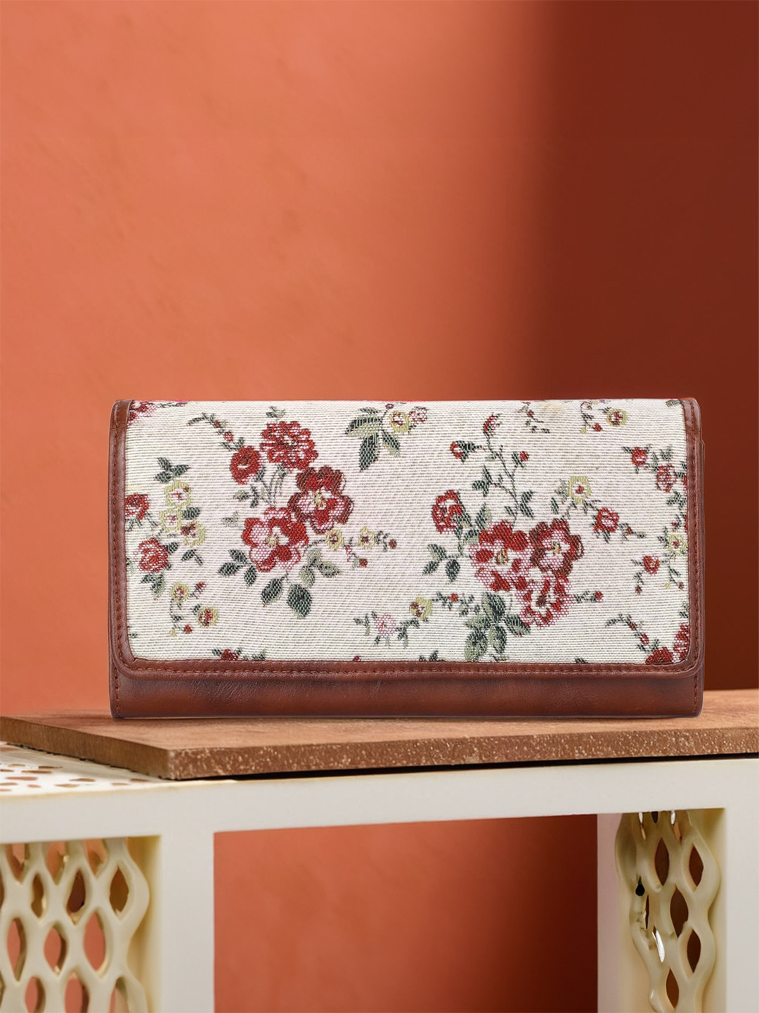 Buy THE CLOWNFISH Sharon Floral Printed Envelop Wallet - Wallets for ...