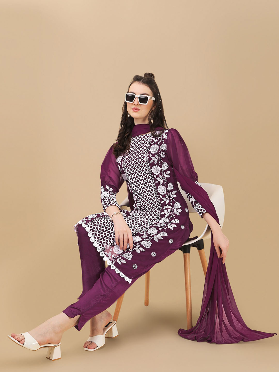 Buy HERE&NOW Floral Lucknowi Chikankari Embroidered Kurta With Trousers ...