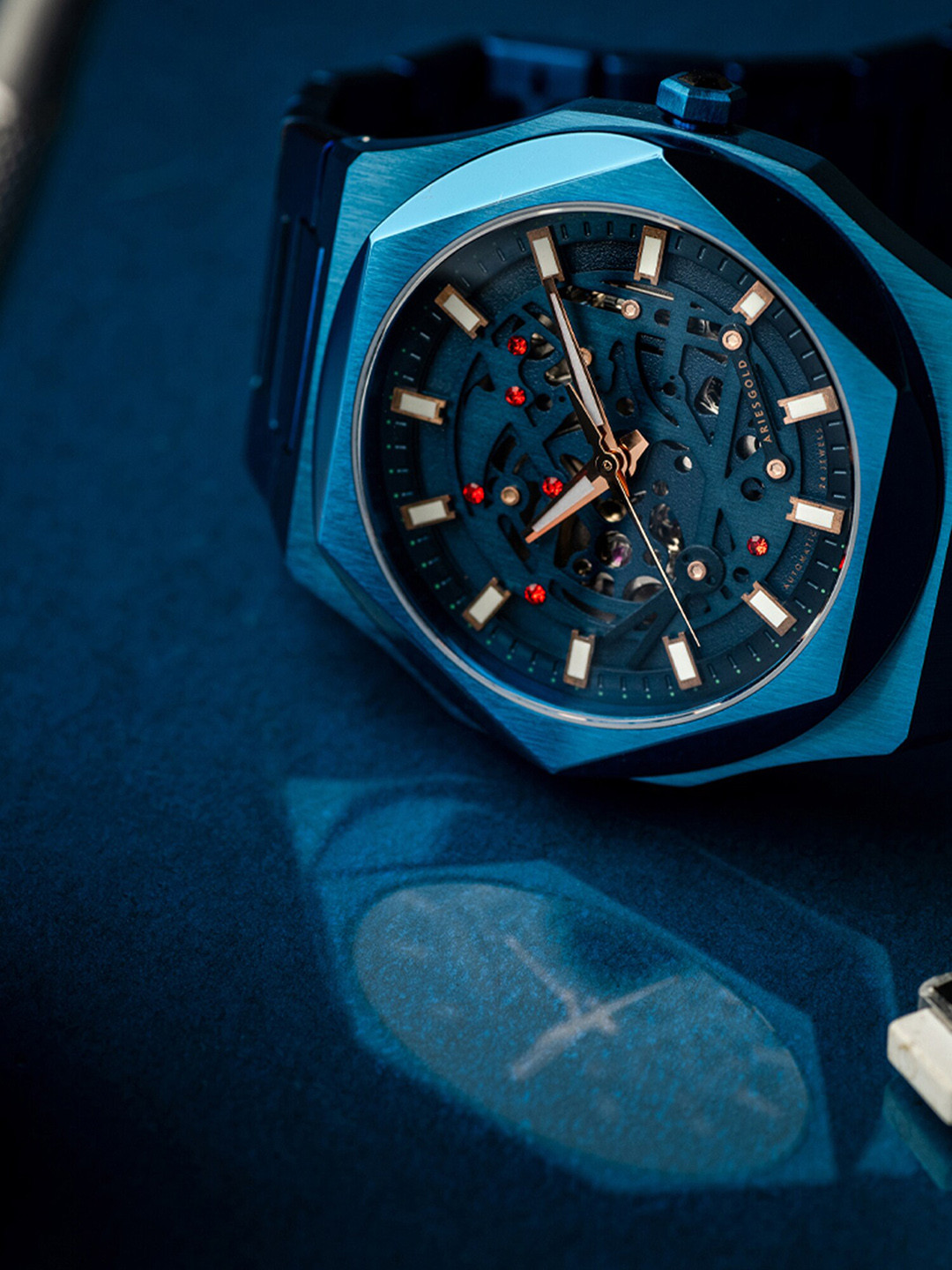 Buy Aries Gold The Voltanic Men Stainless Steel Analogue Automatic ...