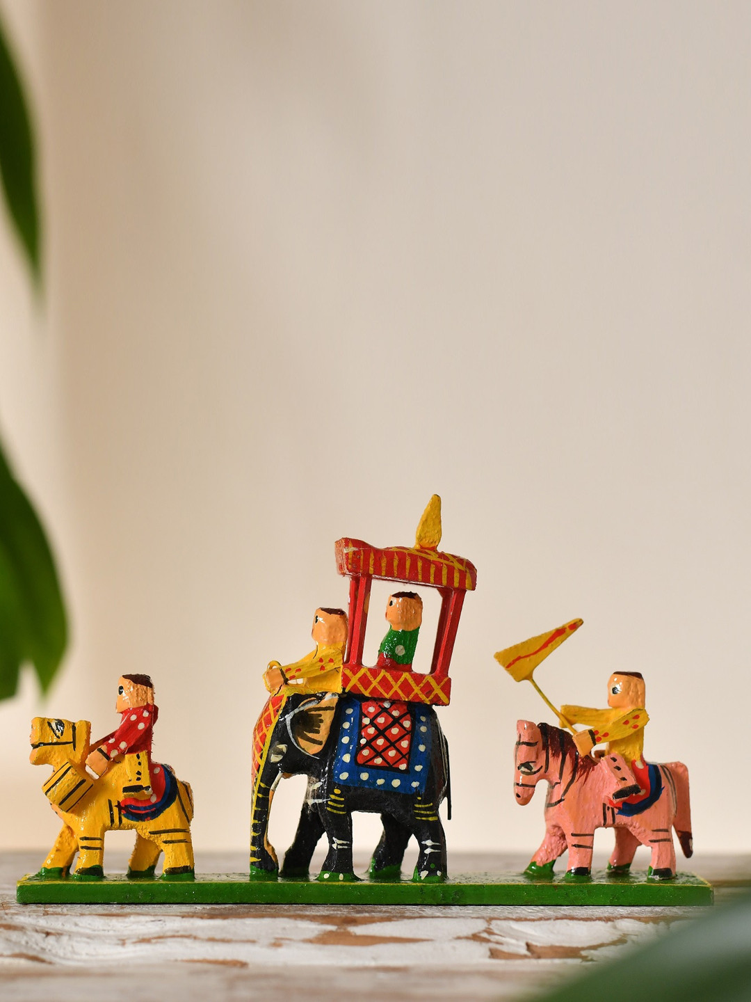 Buy Fashion Bizz Red & Green Maharaja Procession Wood Barat Curio ...