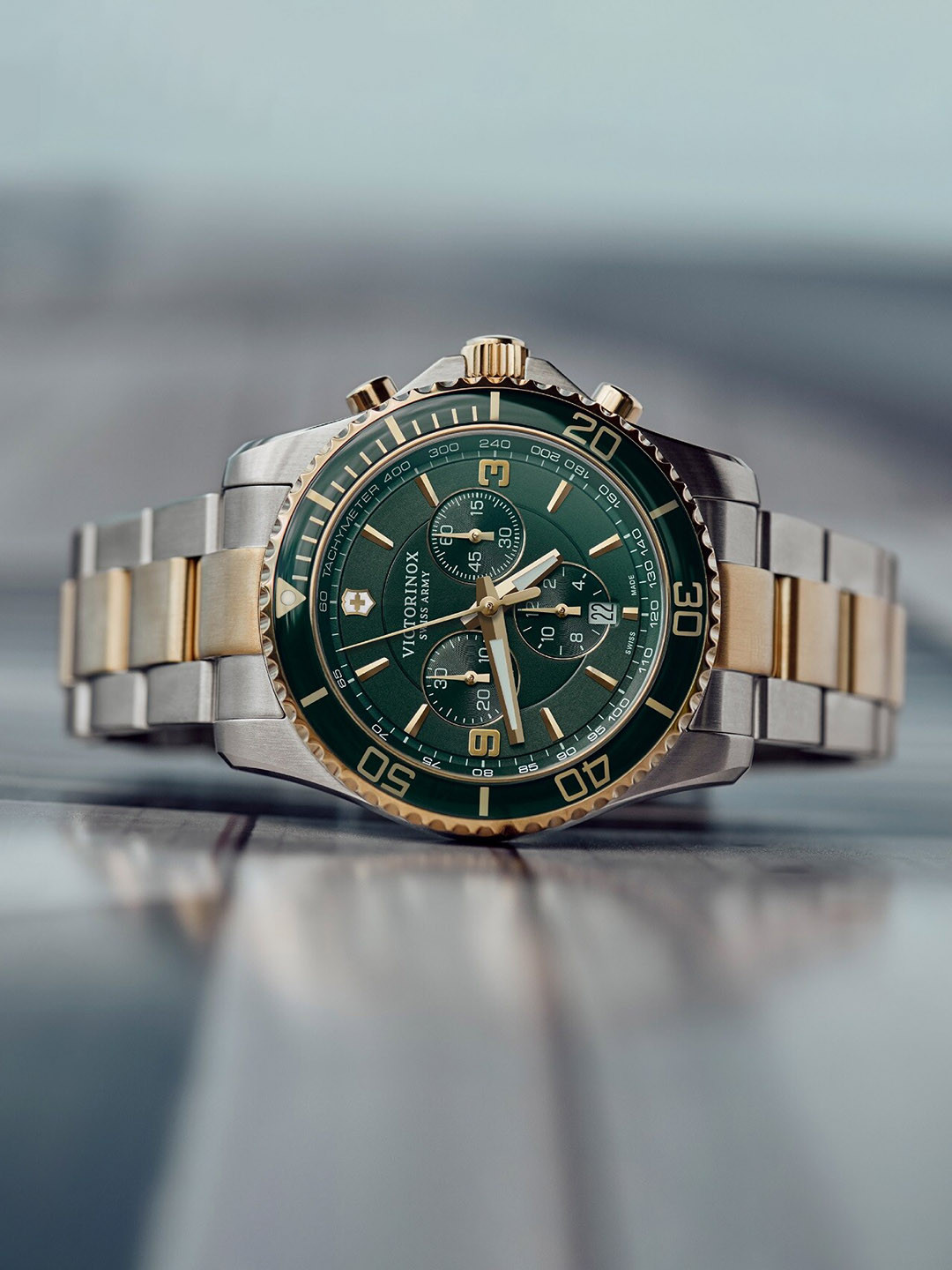 Buy Victorinox Men Pattern Dial & Stainless Steel Bracelet Style Straps ...