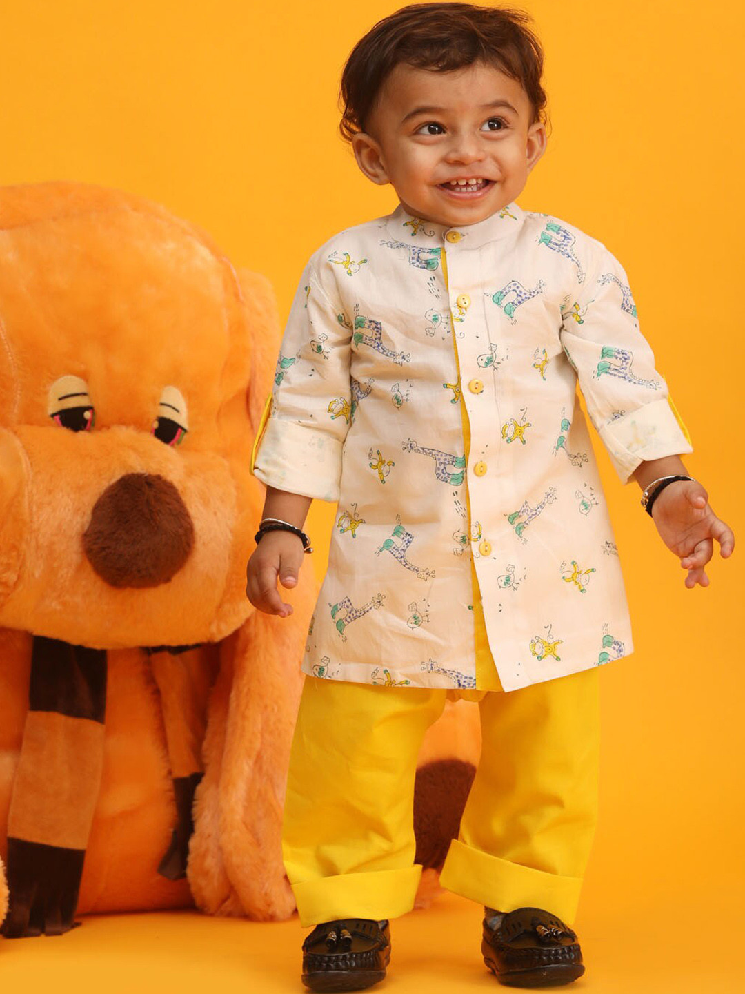 Buy VASTRAMAY Boys Quirky Printed Kurta With Pyjamas - Kurta Sets for ...