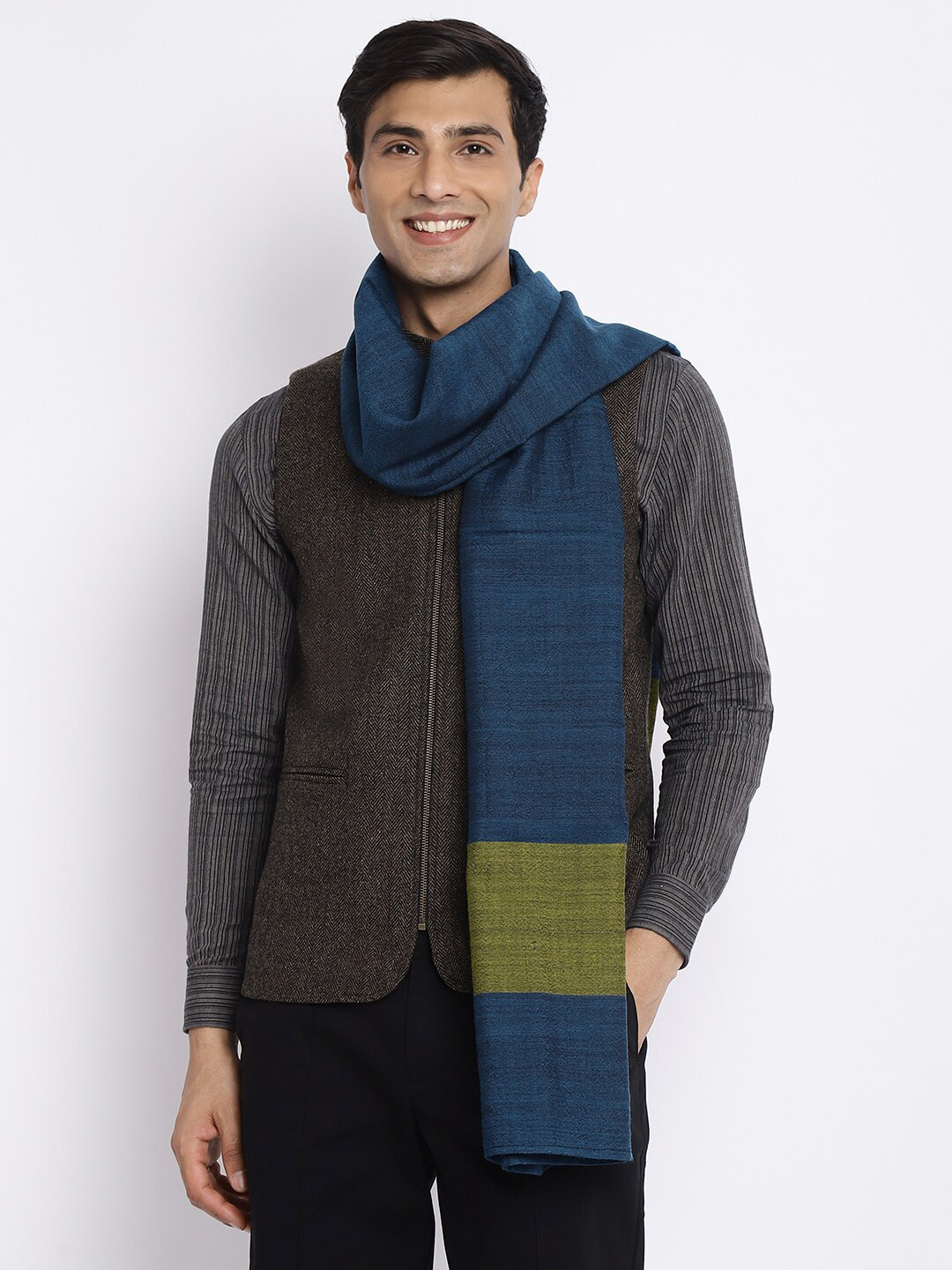 Buy Fabindia Men Solid Wool Stole - Stoles for Men 22520556 | Myntra