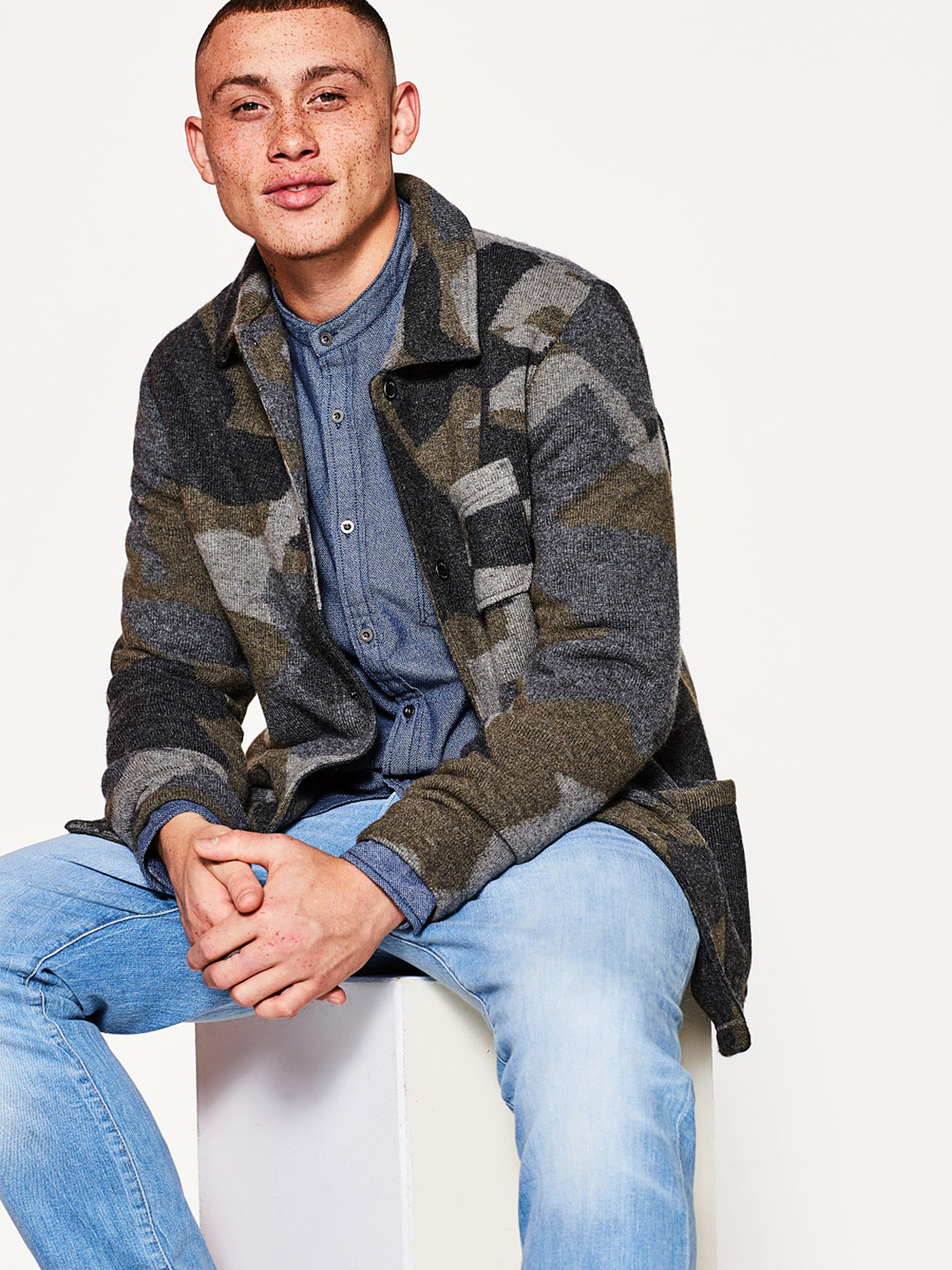 Buy ESPRIT Men Blue & White Slim Fit Textured Casual Shirt - Shirts for ...