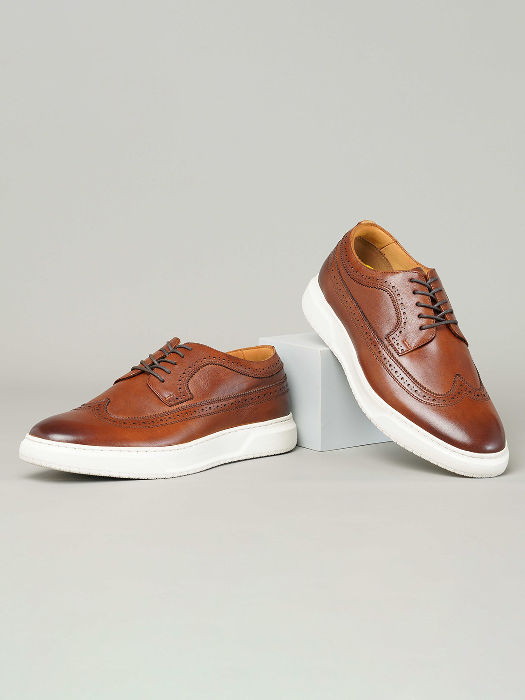 Buy Florsheim Men Textured Leather Brogues - Casual Shoes for Men ...