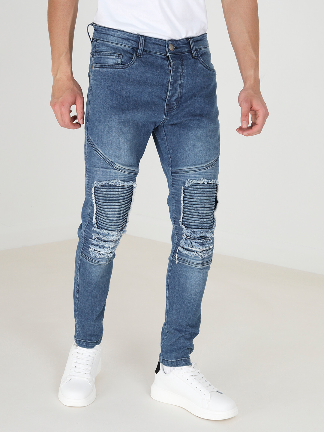 Buy BRAVE SOUL Men Skinny Fit Mildly Distressed Light Fade Stretchable ...