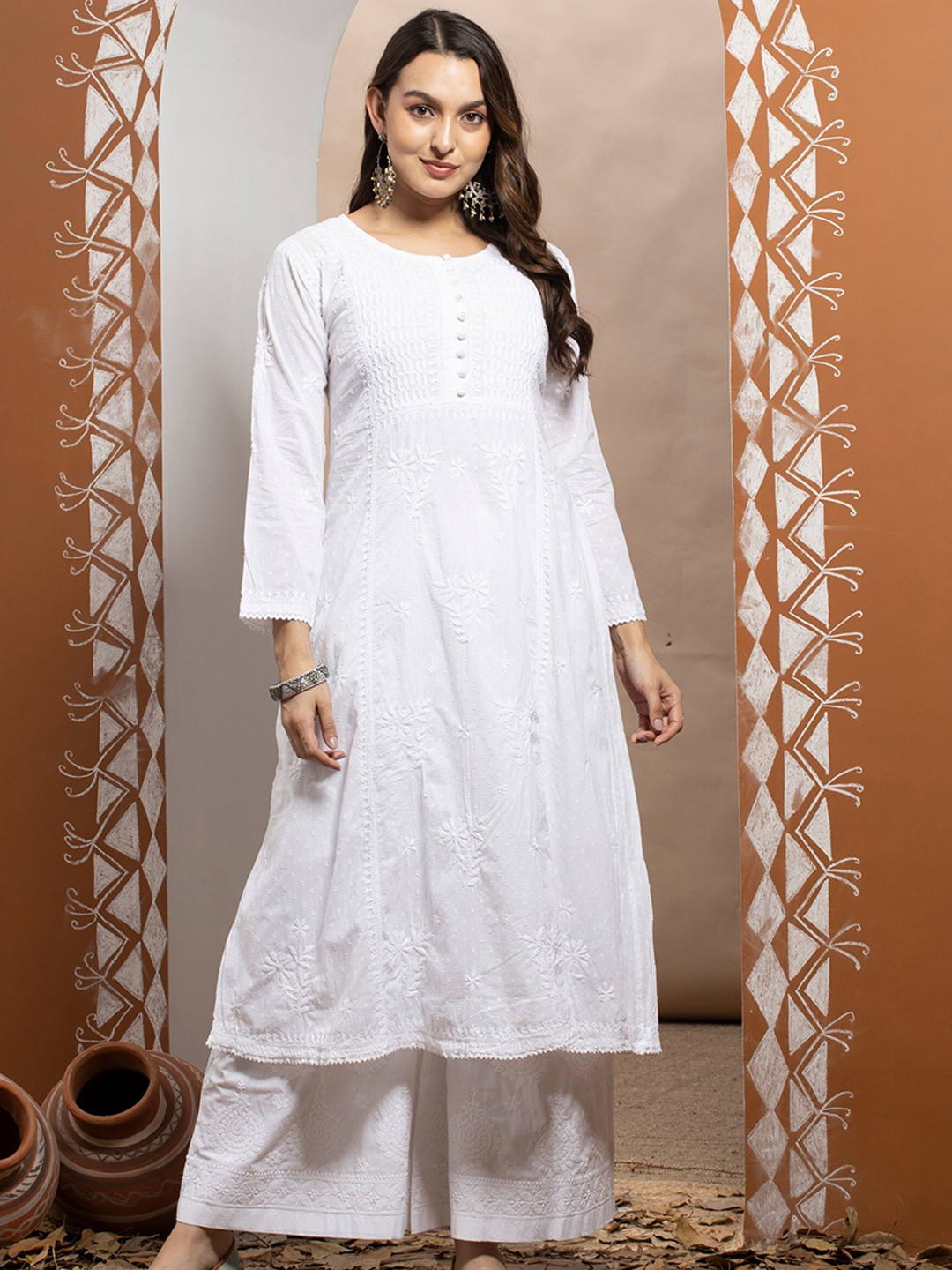 Buy PARAMOUNT CHIKAN Women White Ethnic Motif Embroidered Chikankari A ...