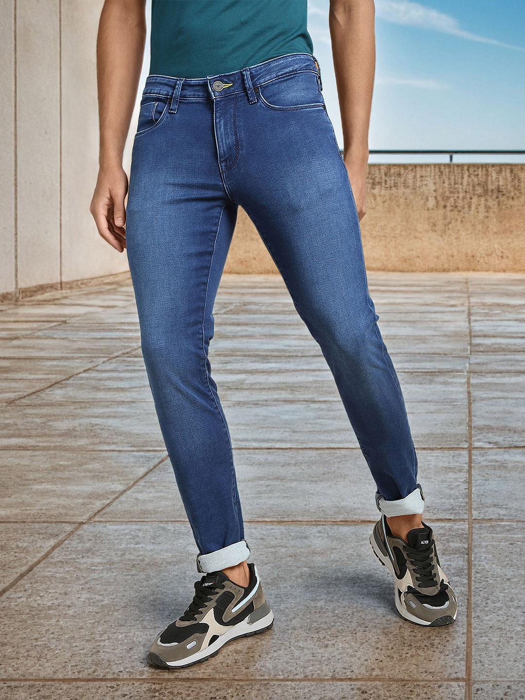 Buy Flying Machine Men Slim Fit Low Rise Light Fade Jeans - Jeans for ...