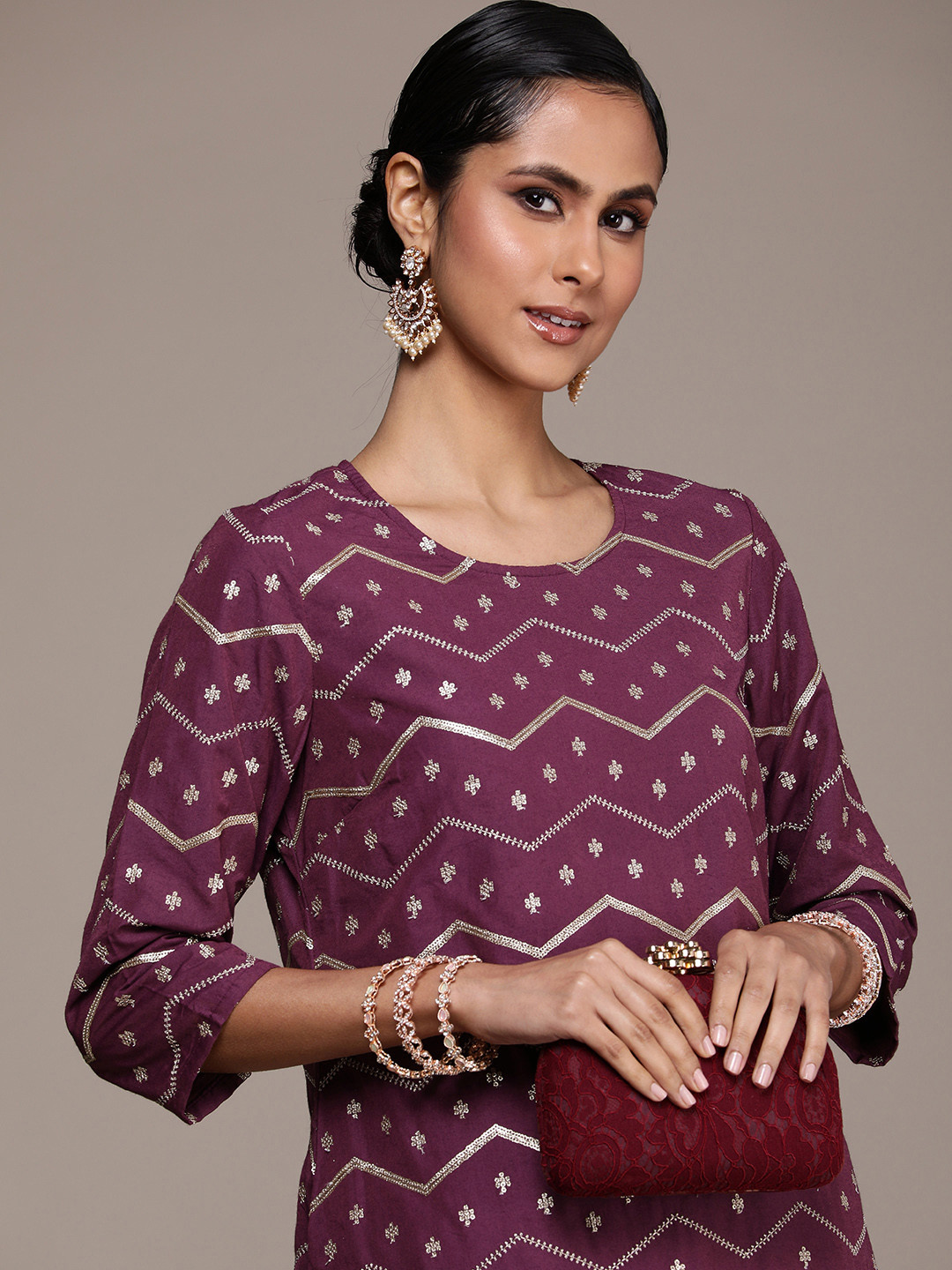 Buy House Of Pataudi Women Jashn Chevron Embroidered Zari Work Regular ...