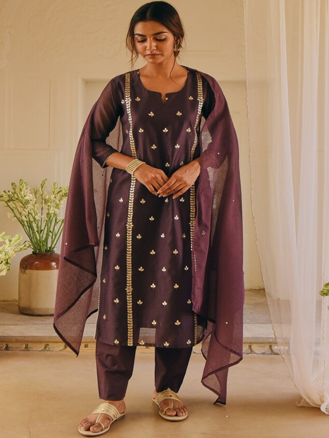 Buy KARAJ JAIPUR Ethnic Motifs Embroidered Gotta Patti Kurta With ...