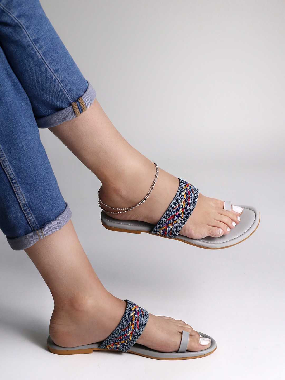 Buy Brauch Woven Design One Toe Flats - Flats for Women 22786382 | Myntra