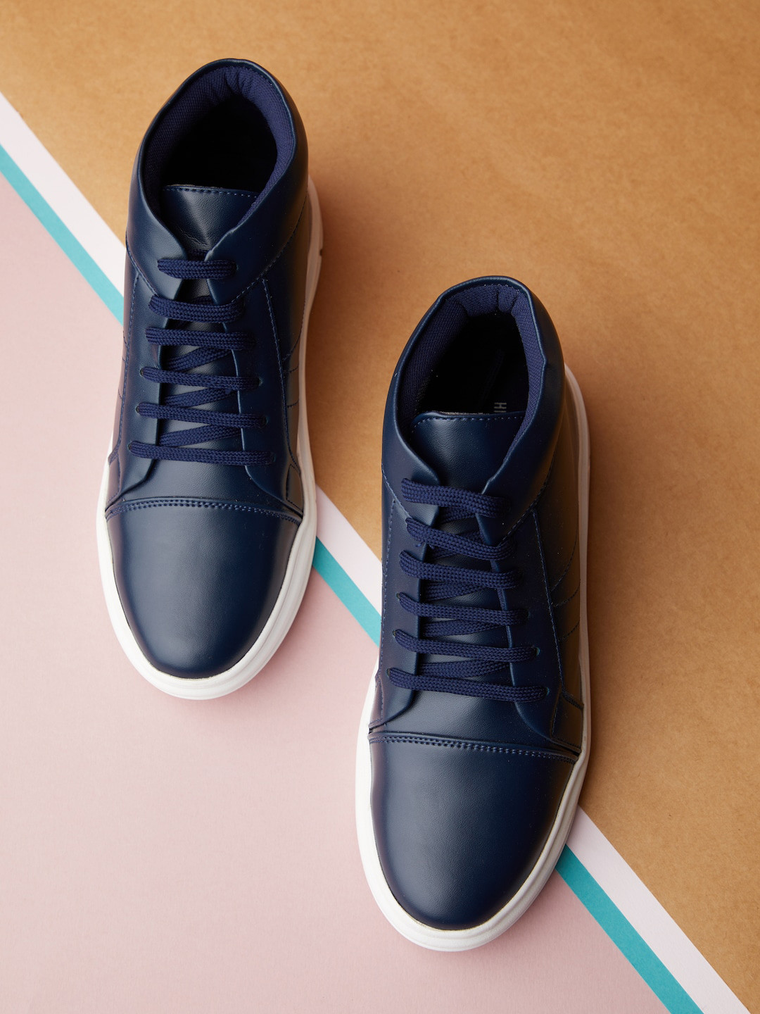 Buy HIGHLANDER Men Navy Blue & White Mid Top Comfort Insole Contrast ...