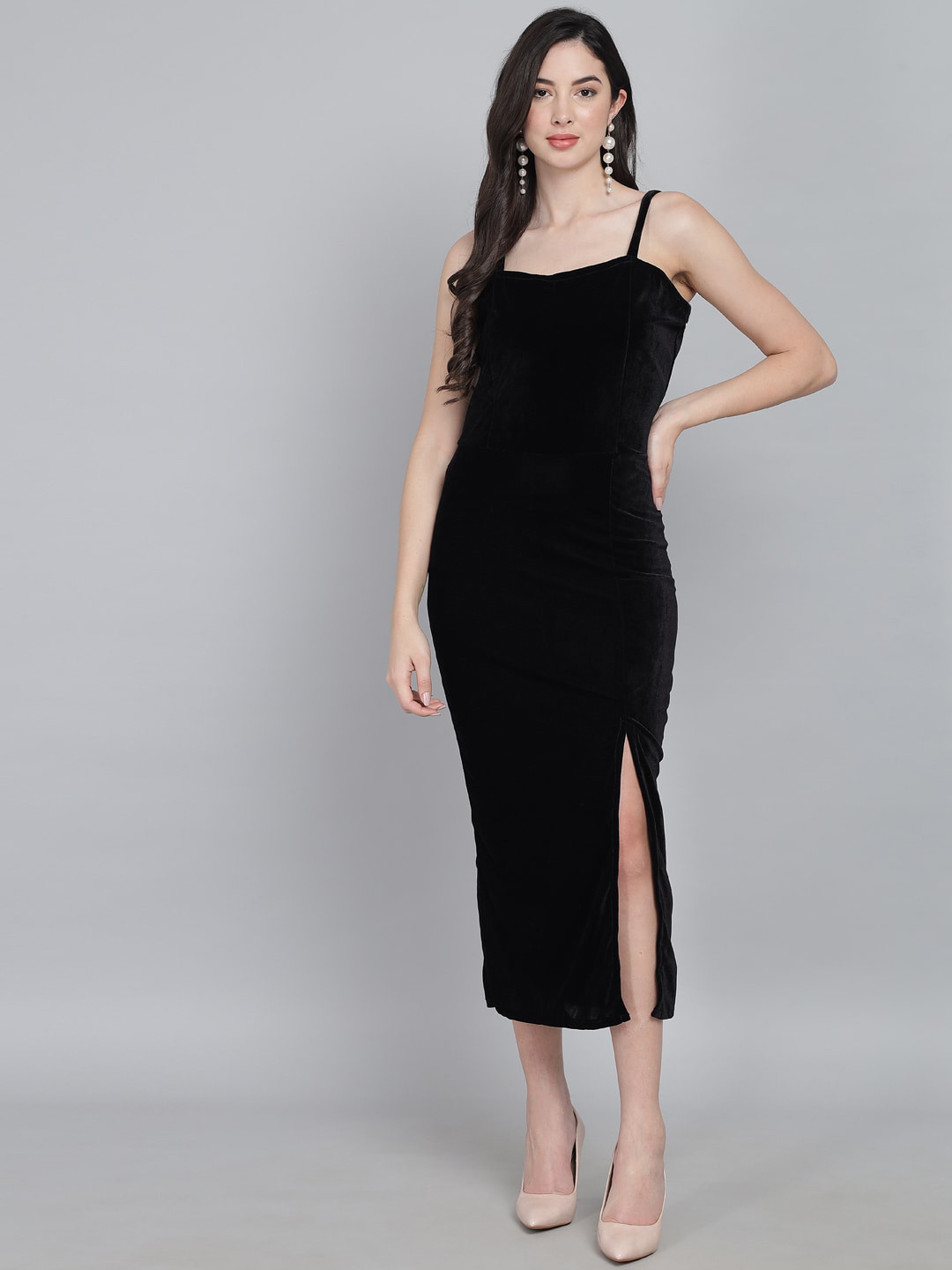 Buy VAARARO Shoulder Strap Velvet Sheath Midi Dress - Dresses for Women 23019502 | Myntra