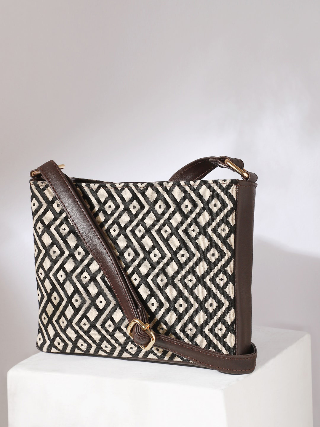 Buy DEEBACO Geometric Printed Oversized Structured Sling Bag - Handbags ...