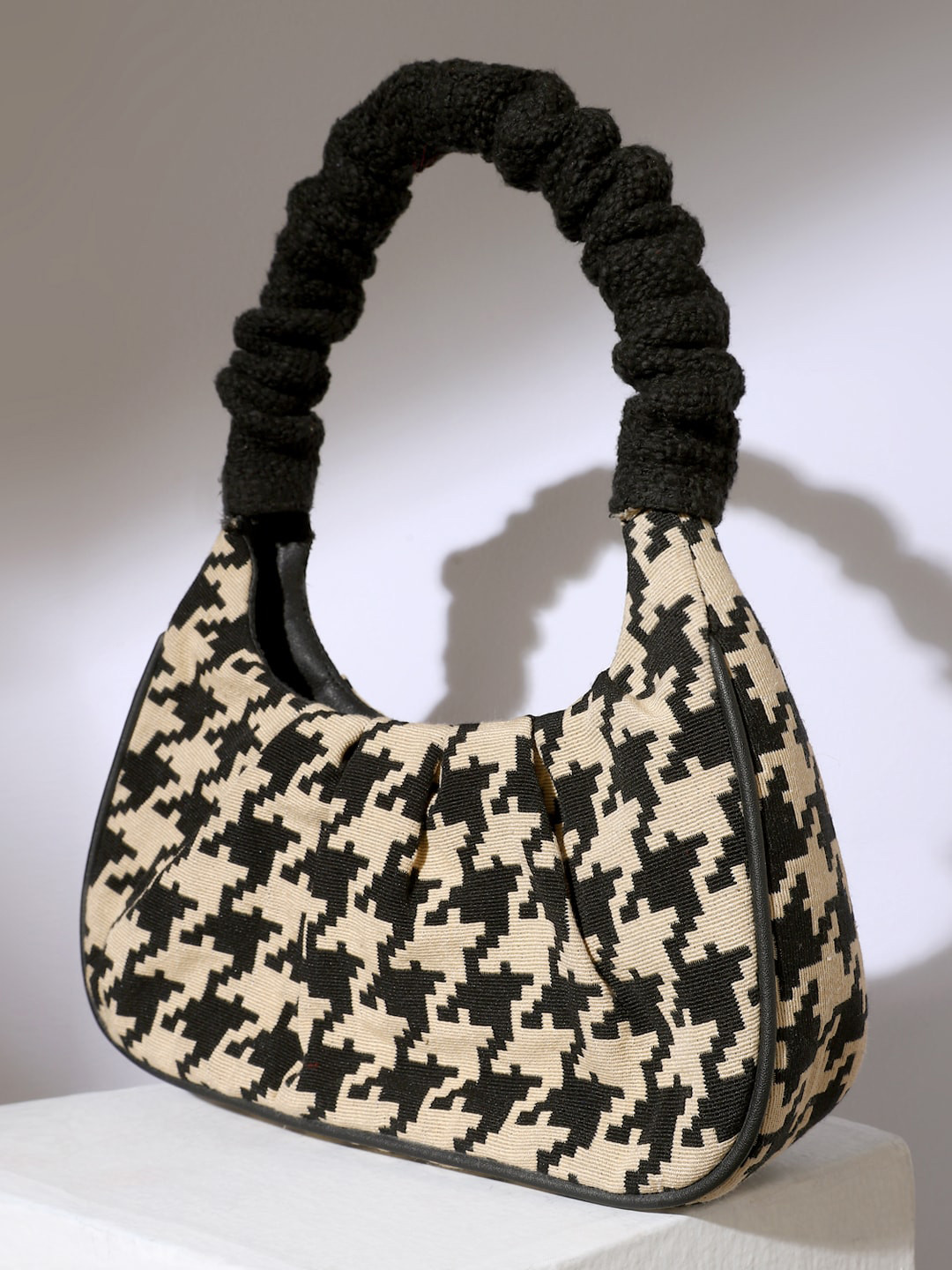 Buy DEEBACO Shopper Handheld Bag - Handbags for Women 23122070 | Myntra