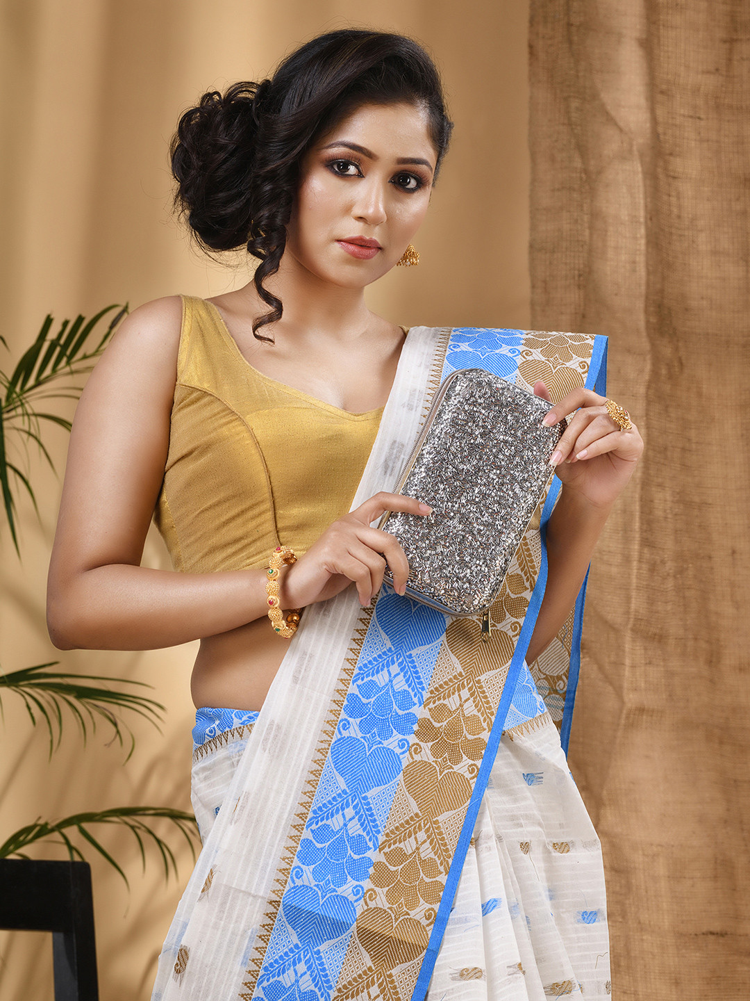 Buy DESH BIDESH Ethnic Motif Woven Design Pure Cotton Taant Saree ...