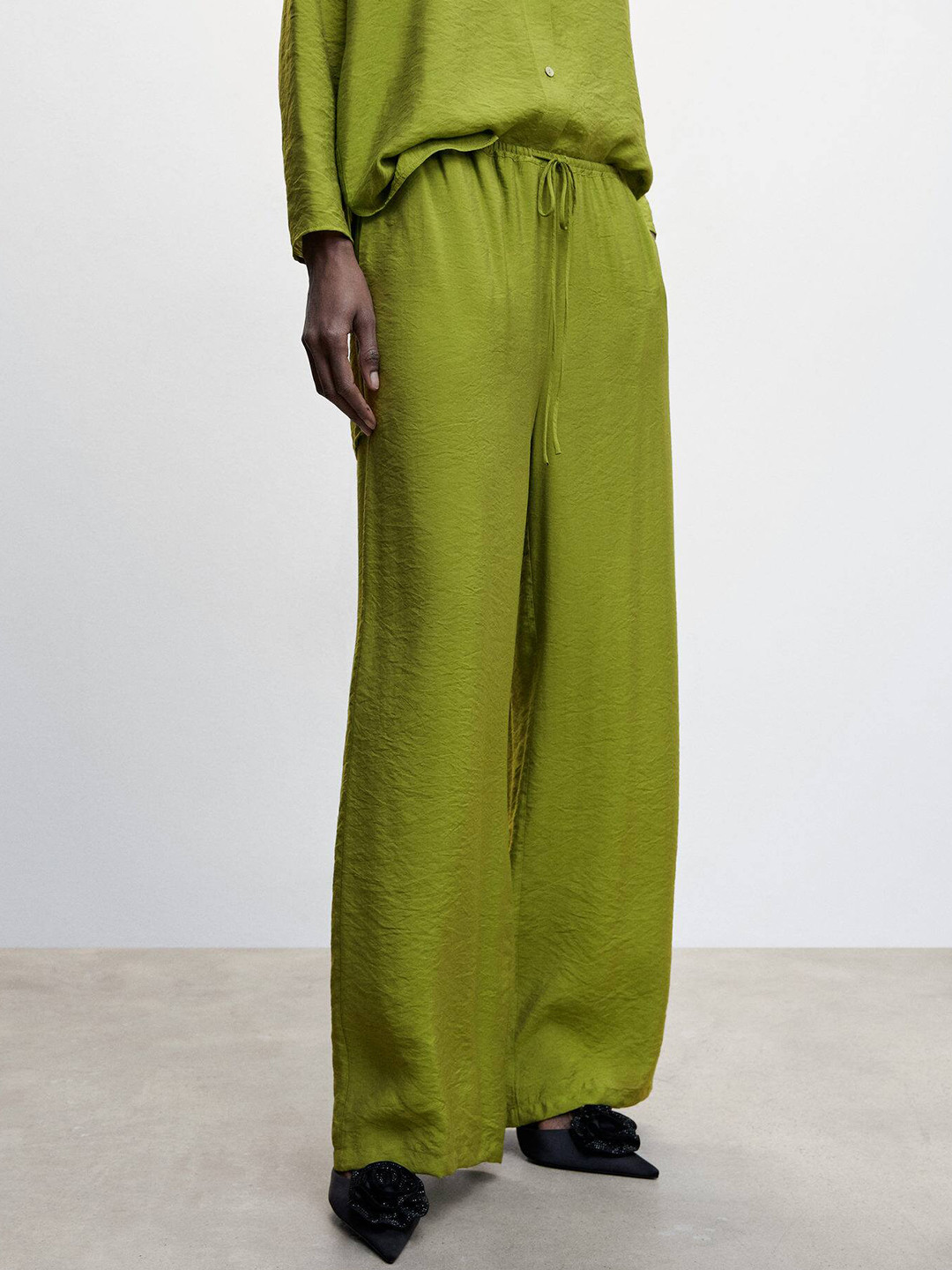 Buy MANGO Women Trousers - Trousers for Women 23197852 | Myntra