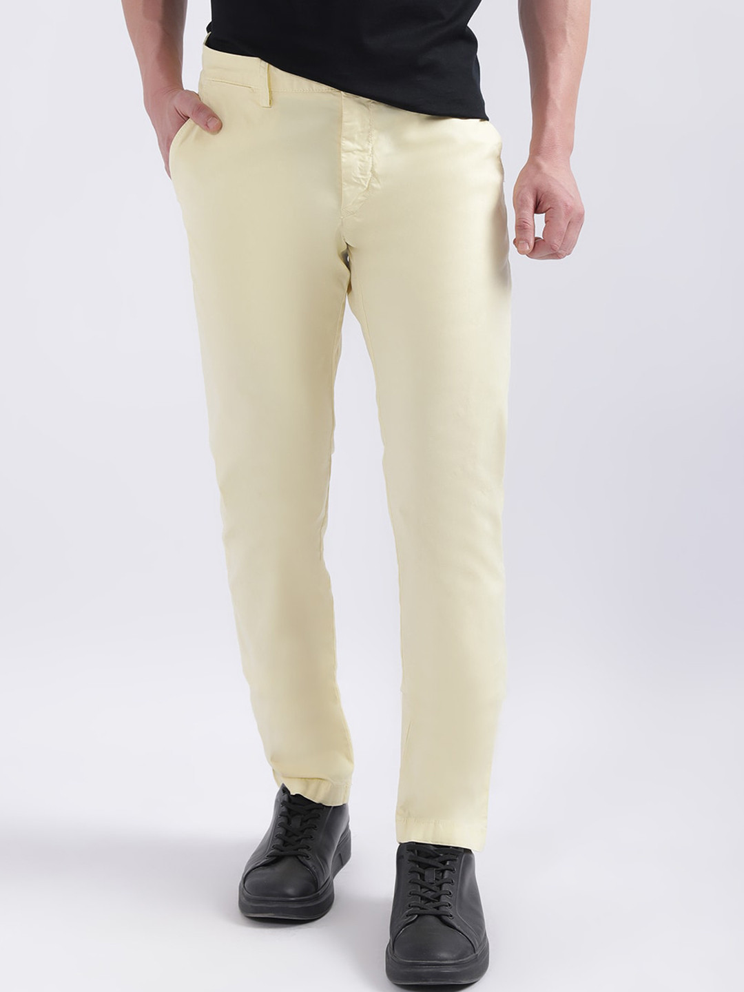 Buy GANT Men Slim Fit Chinos Trousers - Trousers for Men 23297894 | Myntra