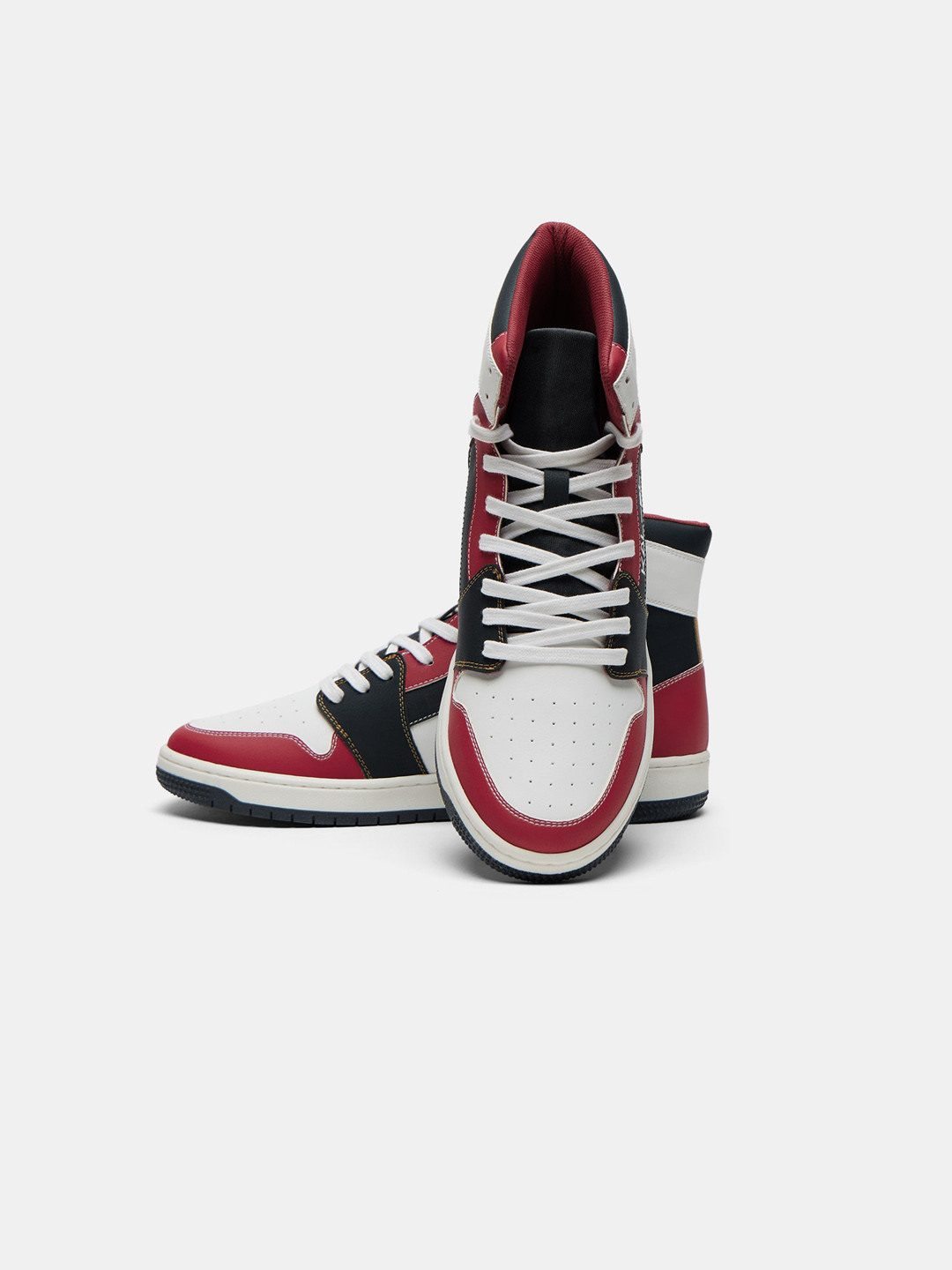 Buy The Souled Store Men White And Black Colourblocked Superman High ...