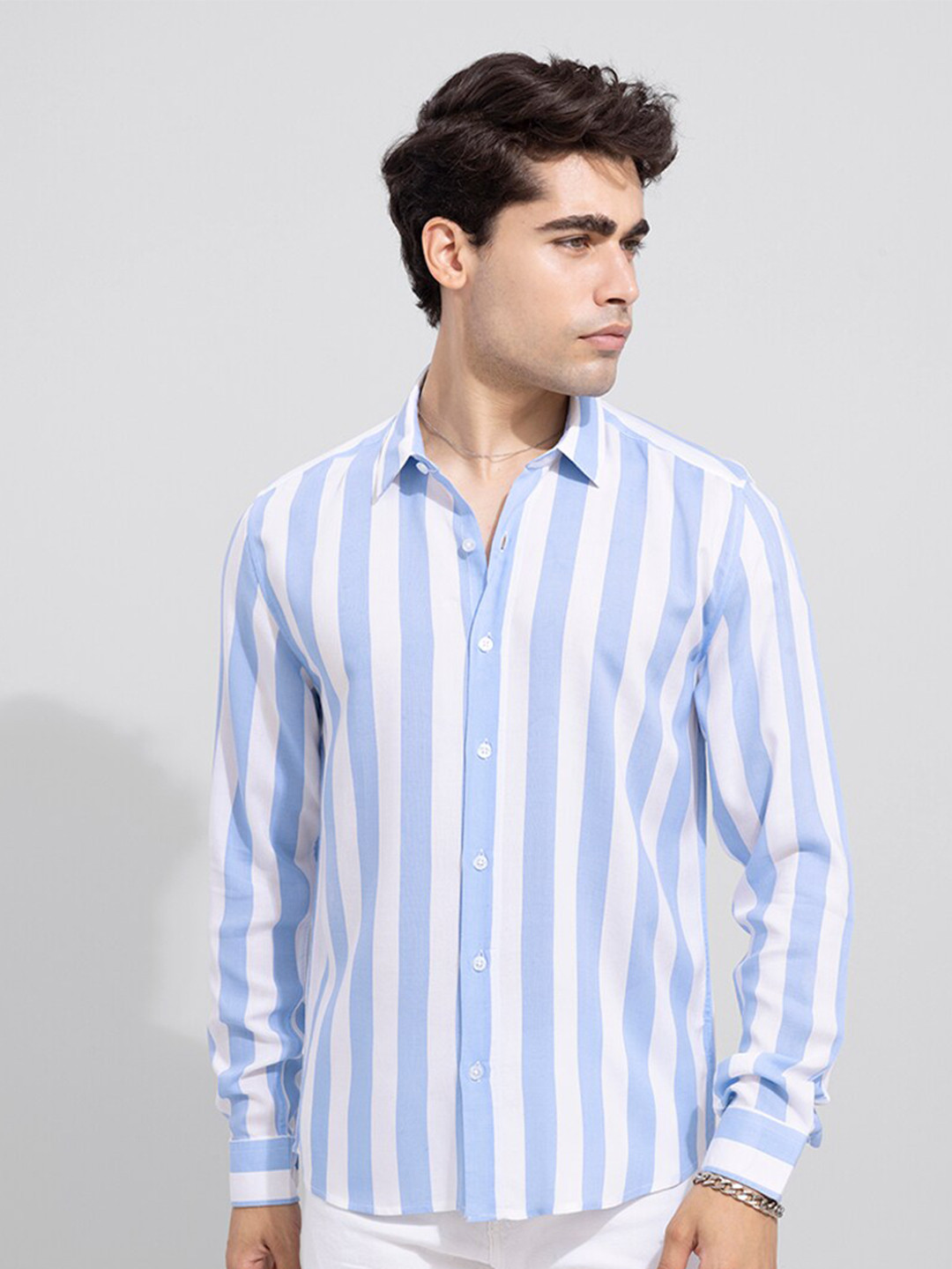 Buy Snitch Blue & White Classic Slim Fit Striped Spread Collar Casual ...