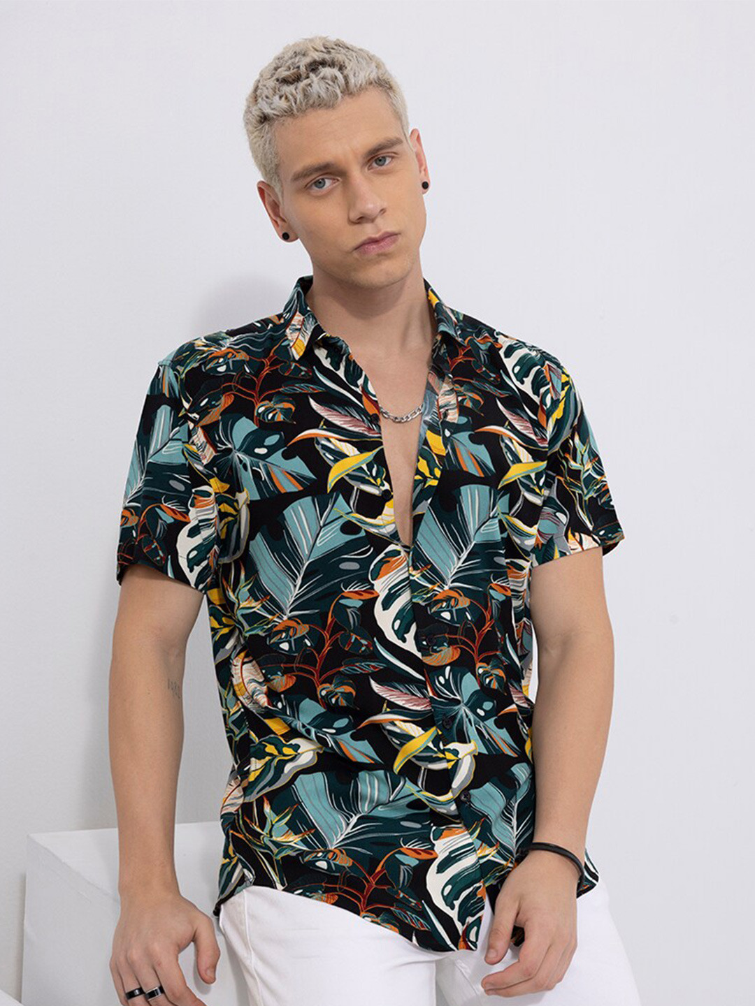 Buy Snitch Black Classic Slim Fit Floral Printed Casual Shirt - Shirts ...
