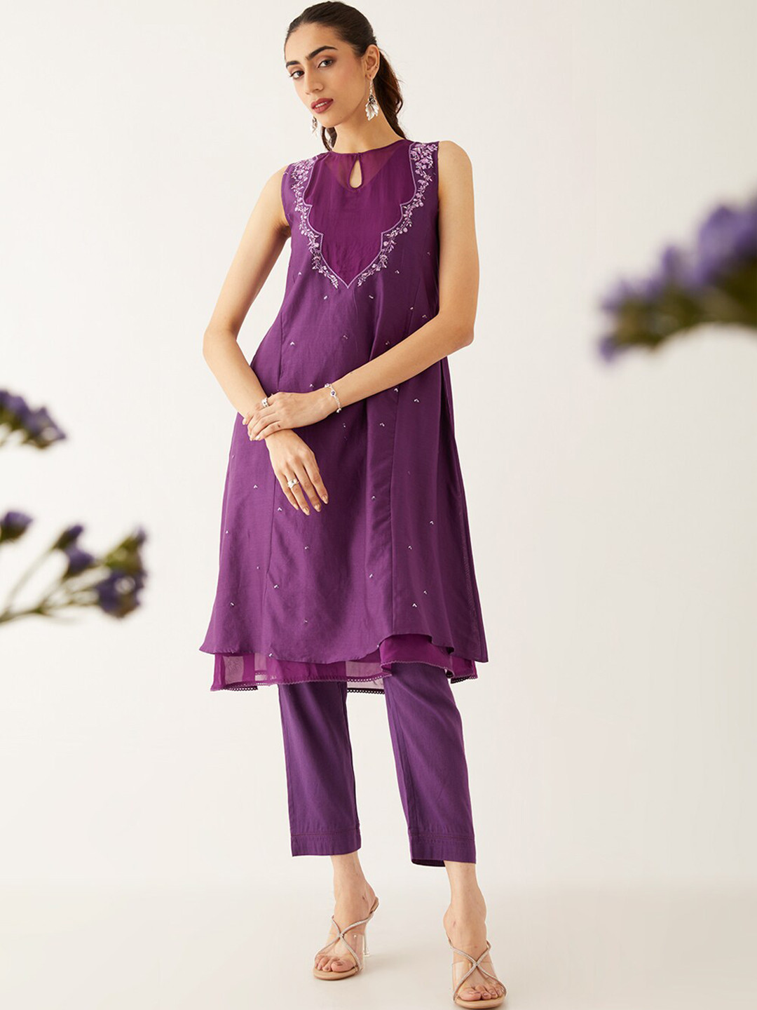 Buy Taneira Floral Embroidered Regular Sleeveless Layered Kurta With ...