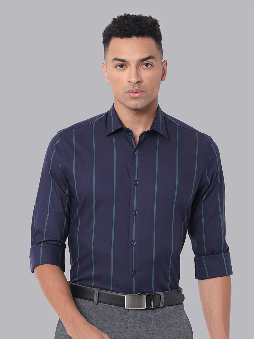 Buy Van Heusen Move Labs Slim Fit Stretchable Vertical Striped Stain ...