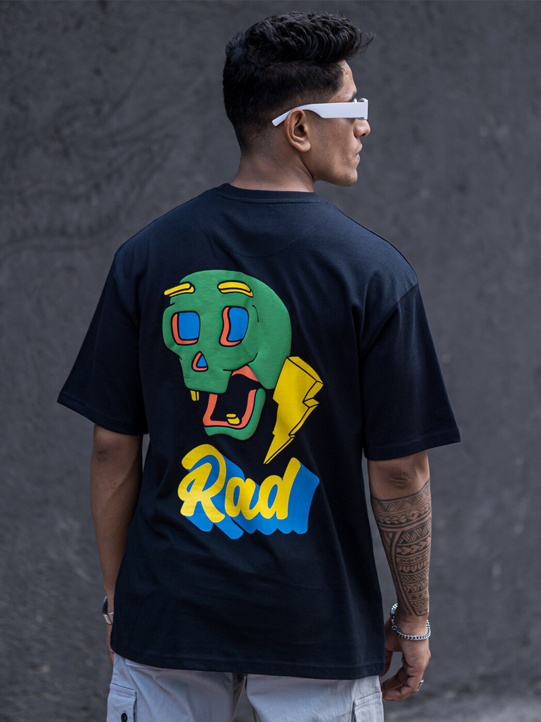 Buy Powerlook Black Graphic Printed Oversized T Shirt - Tshirts for Men ...