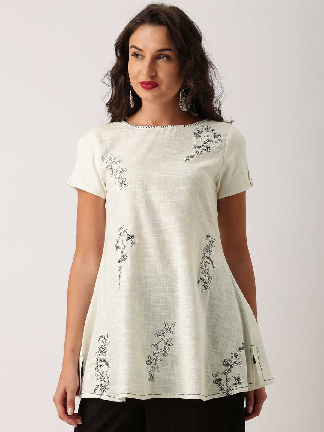 Buy IMARA Off White Embroidered Tunic - Tunics for Women 2359525 | Myntra