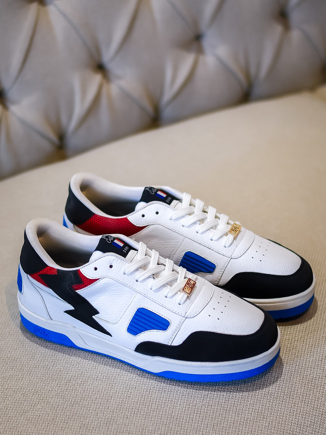 Buy Doc Martin Men Colourblocked Antibacterial Arch Support Insole ...