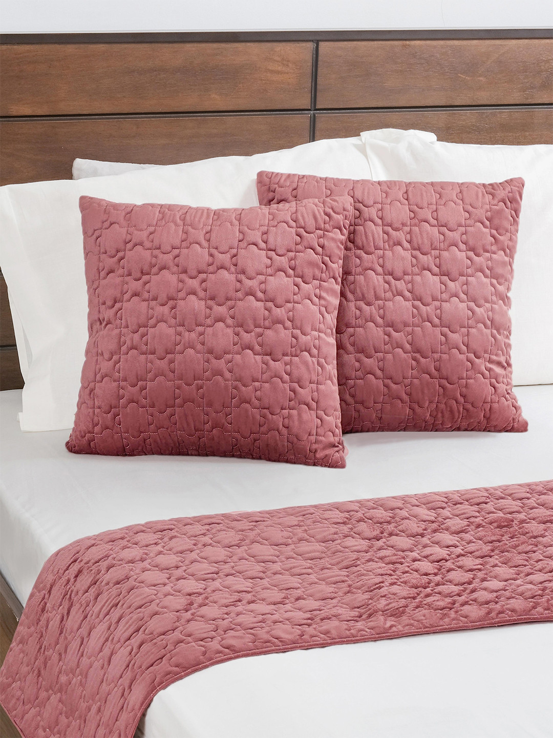 Buy Nestasia 3 Pieces Pink Geometric Velvet Bed Runner & Square Cushion ...