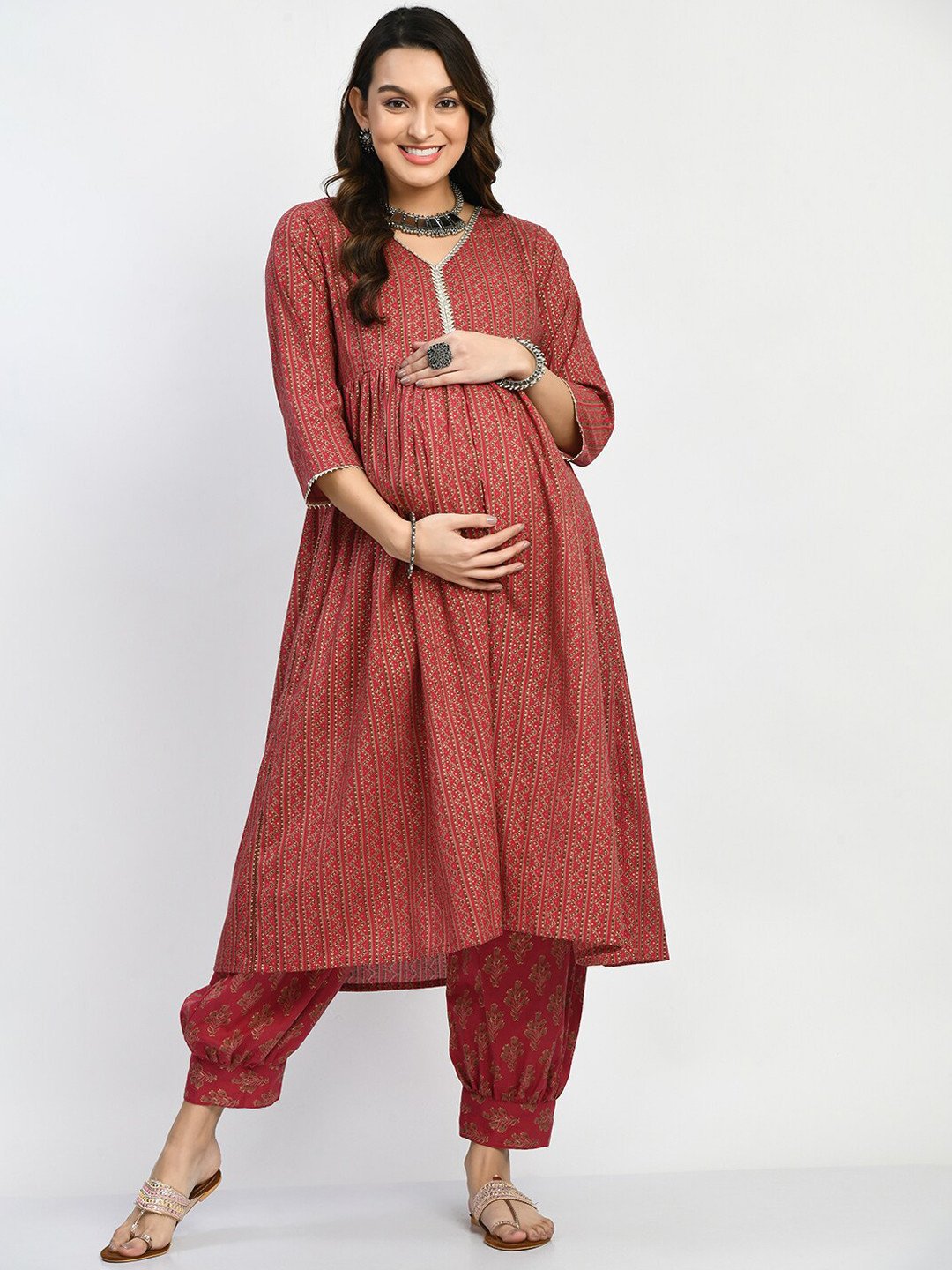 Buy KALINI Floral Printed Regular Gotta Patti Pure Cotton Maternity ...