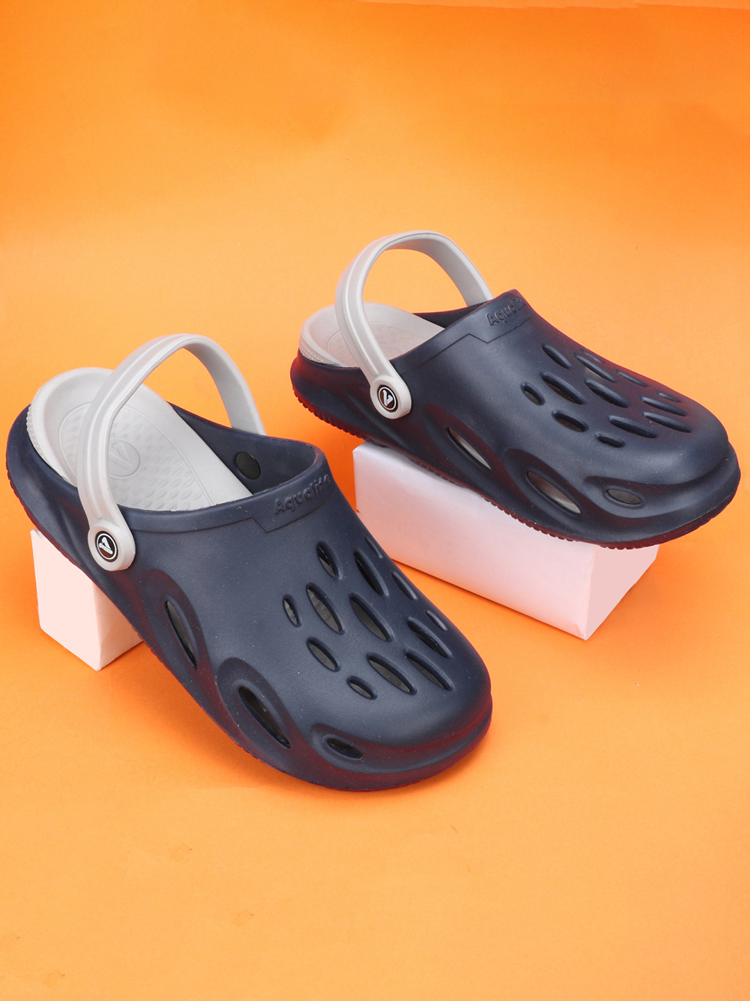 Buy Aqualite Men Featherweight Clogs - Flip Flops for Men 23826592 | Myntra