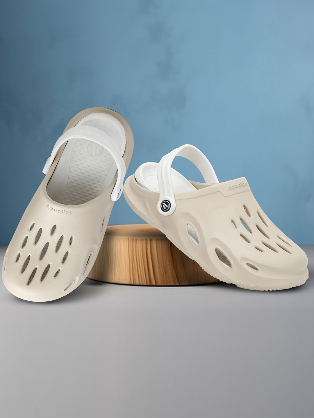 Buy Aqualite Men Featherweight Clogs - Flip Flops for Men 23826604 | Myntra