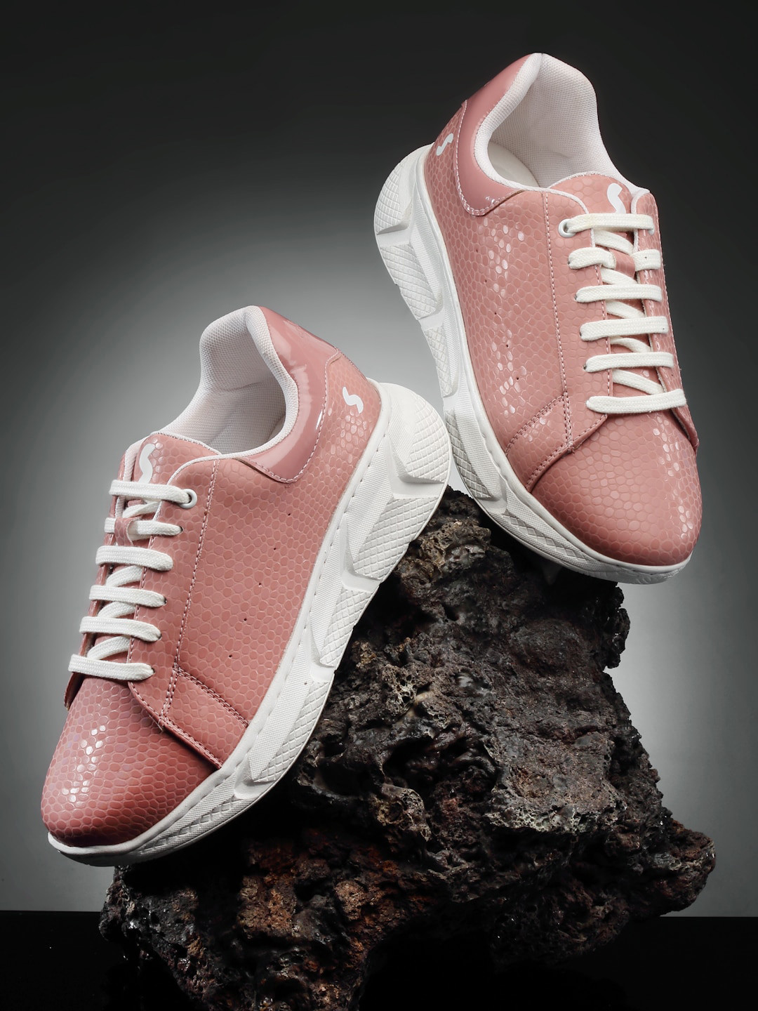 Buy SOLETHREADS REBEL Women GATOR Textured Memory Foam Insole Contrast ...