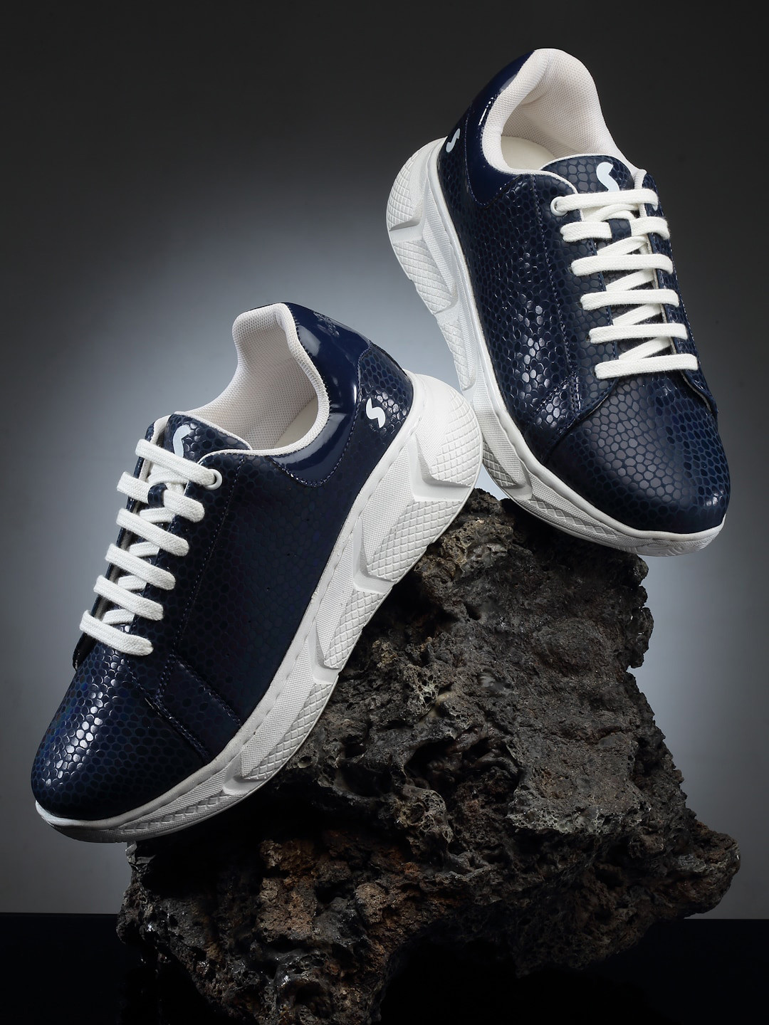 Buy SOLETHREADS REBEL Women GATOR Textured Memory Foam Insole Contrast ...