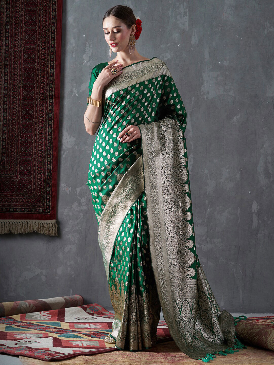 Buy Mitera Ethnic Motifs Woven Design Zari Silk Blend Kanjeevaram Saree ...