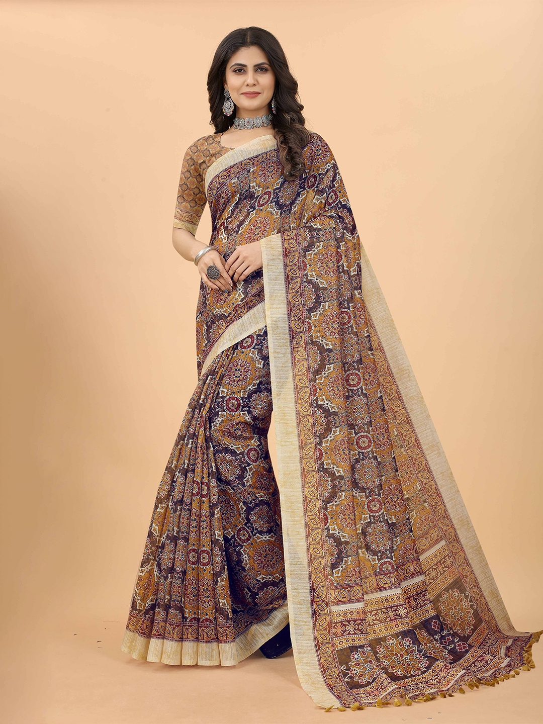 Buy Kiwie Ethnic Motifs Printed Linen Blend Saree - Sarees for Women ... Buy Kiwie Ethnic Motifs Printed Linen Blend Saree - Sarees for Women ...