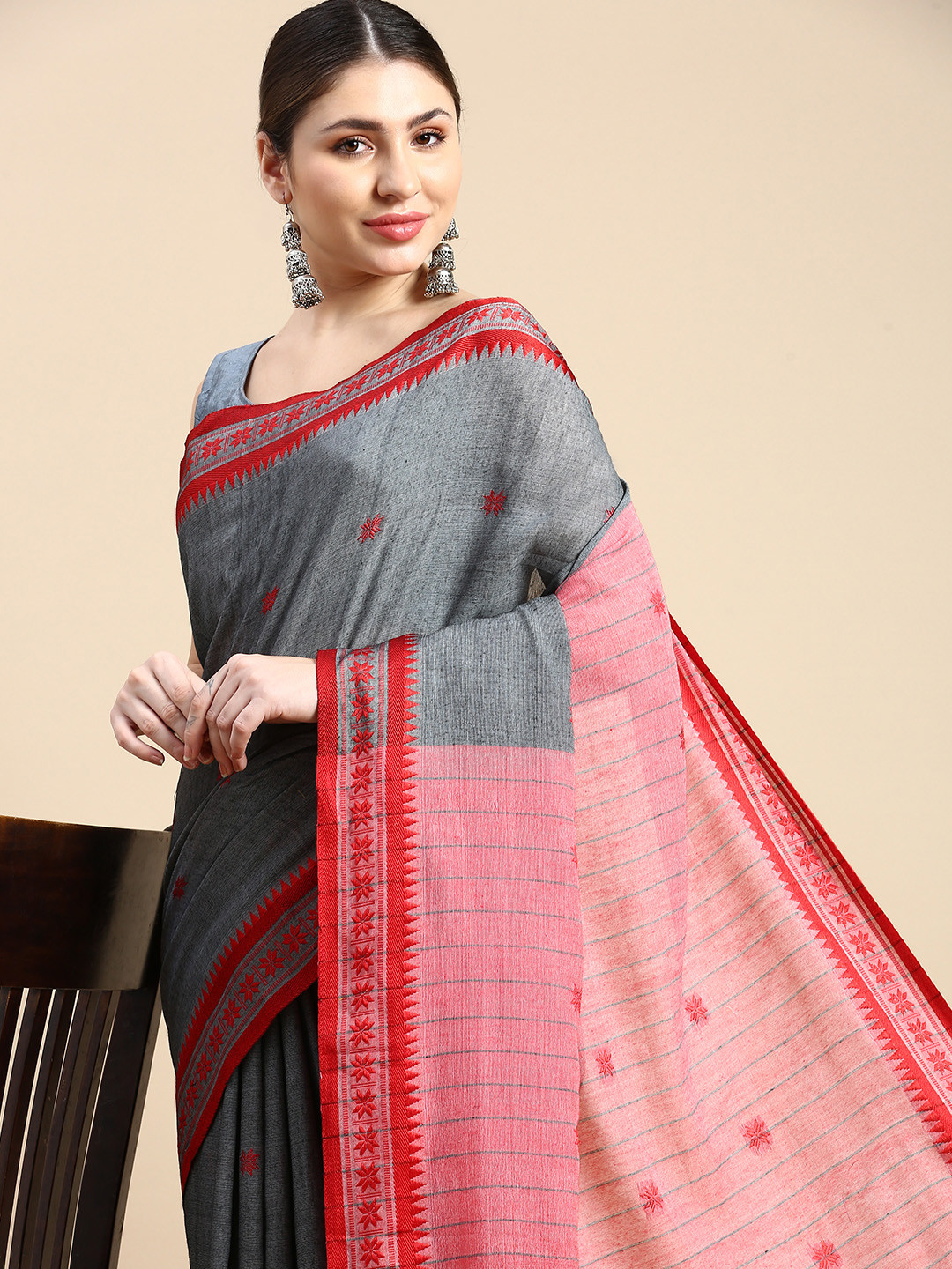 Buy DESH BIDESH Woven Design Ethnic Motifs Pure Cotton Taant Saree ...