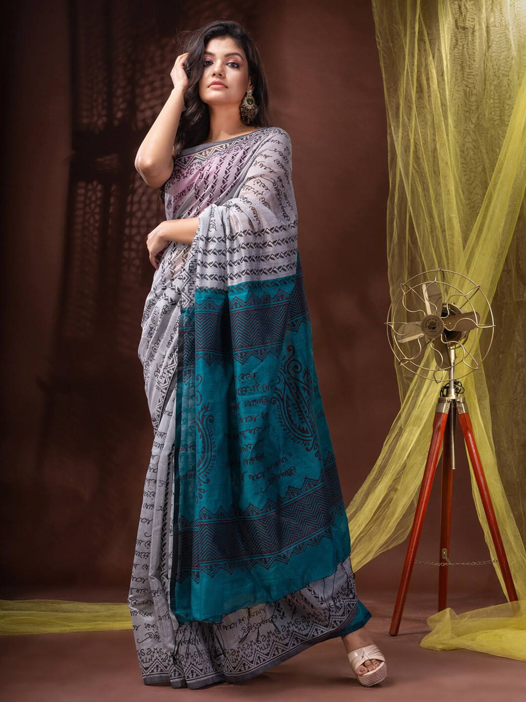Buy Mitera Ethnic Motifs Printed Handloom Saree - Sarees for Women ...
