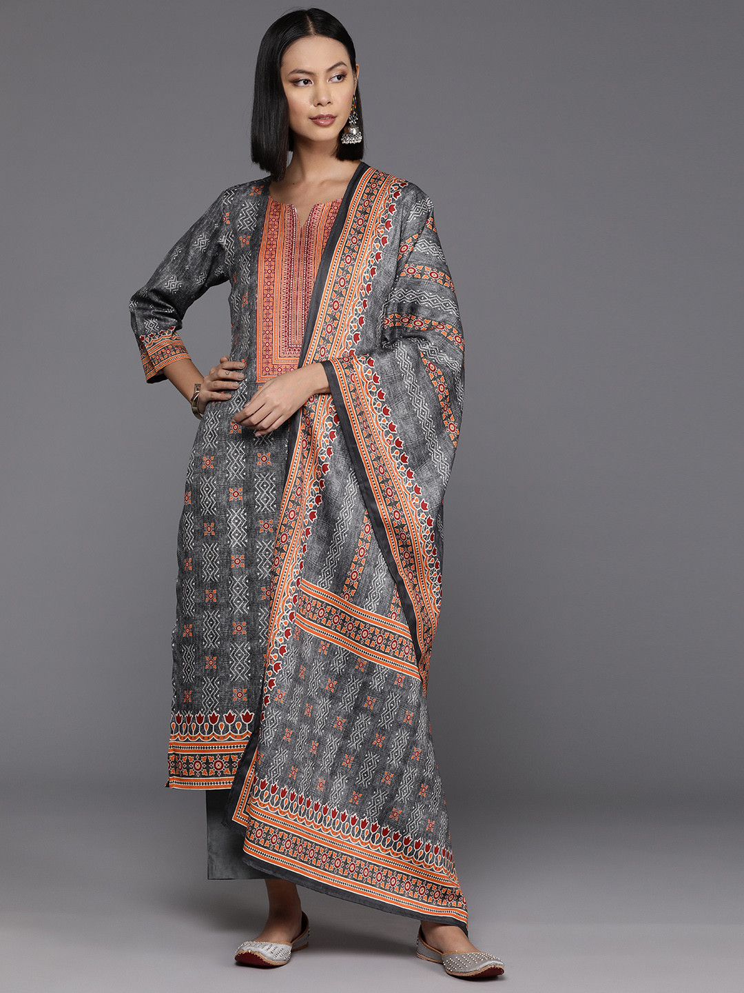Buy Varanga Ethnic Motif Printed Wool Blended Winter Straight Kurta Set ...