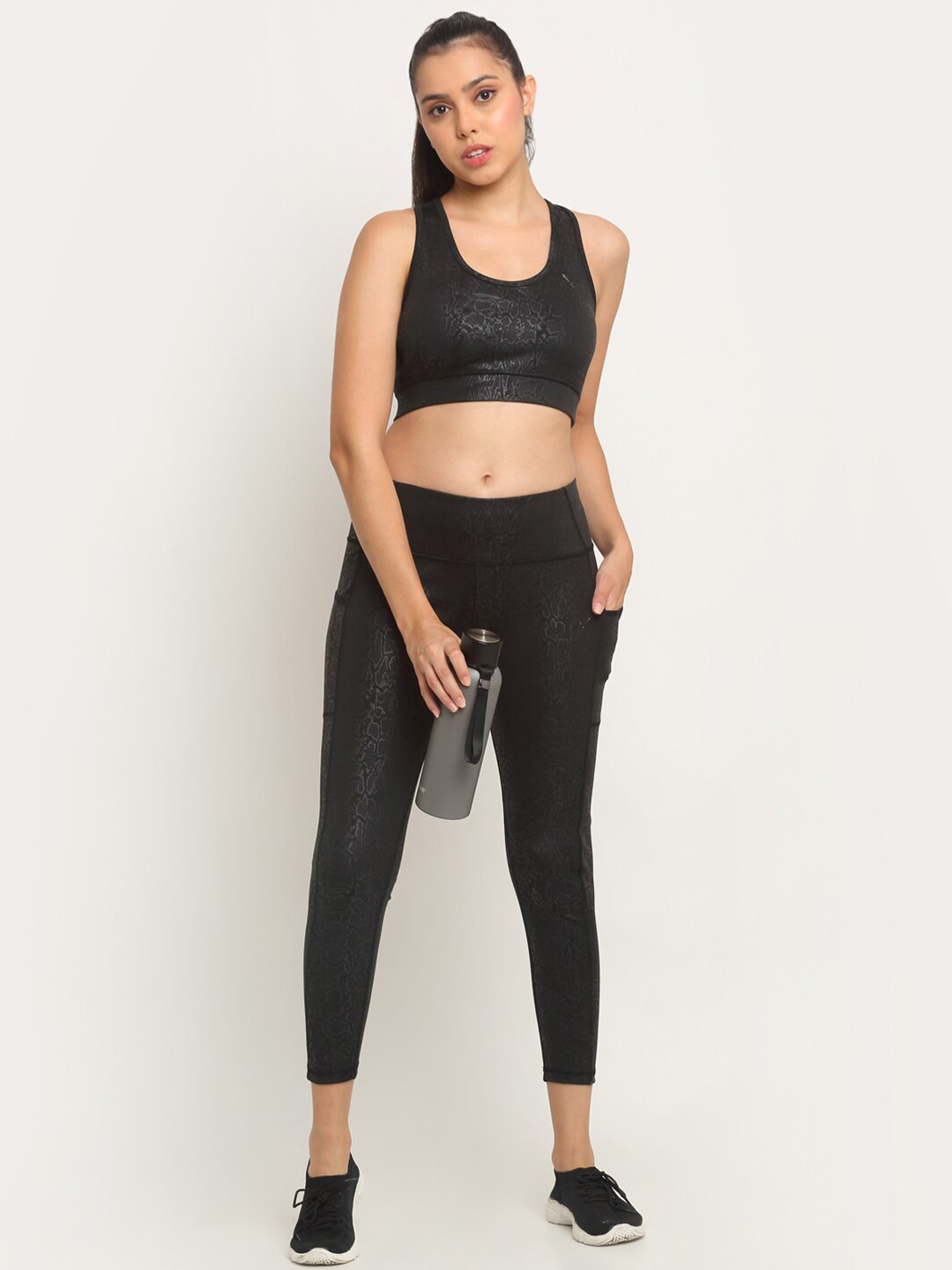 Buy Invincible Cobra Sports Bra - Bra for Women 24123618 | Myntra