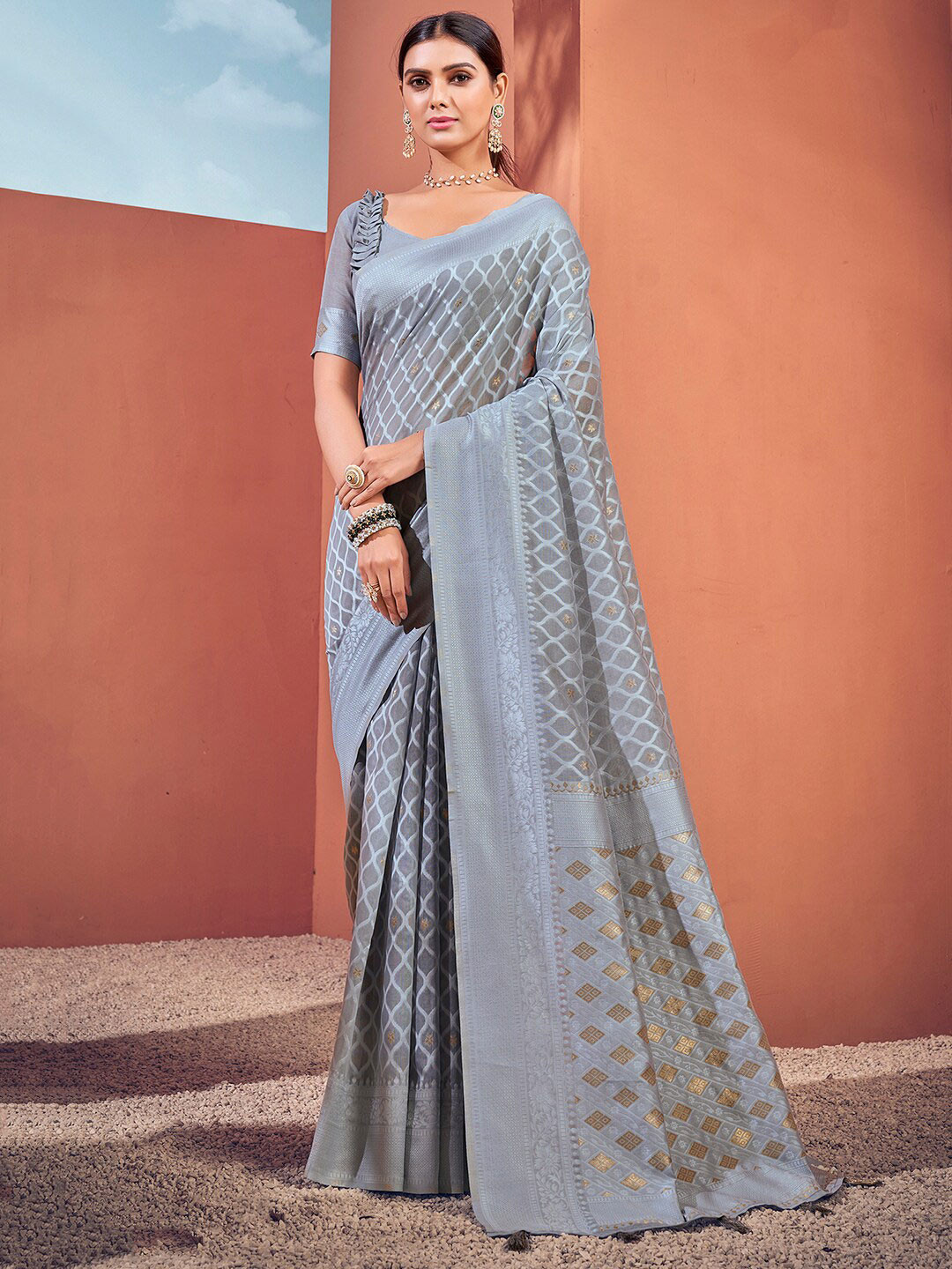 Buy Mitera Ethnic Motifs Woven Design Zari Banarasi Saree - Sarees for ...