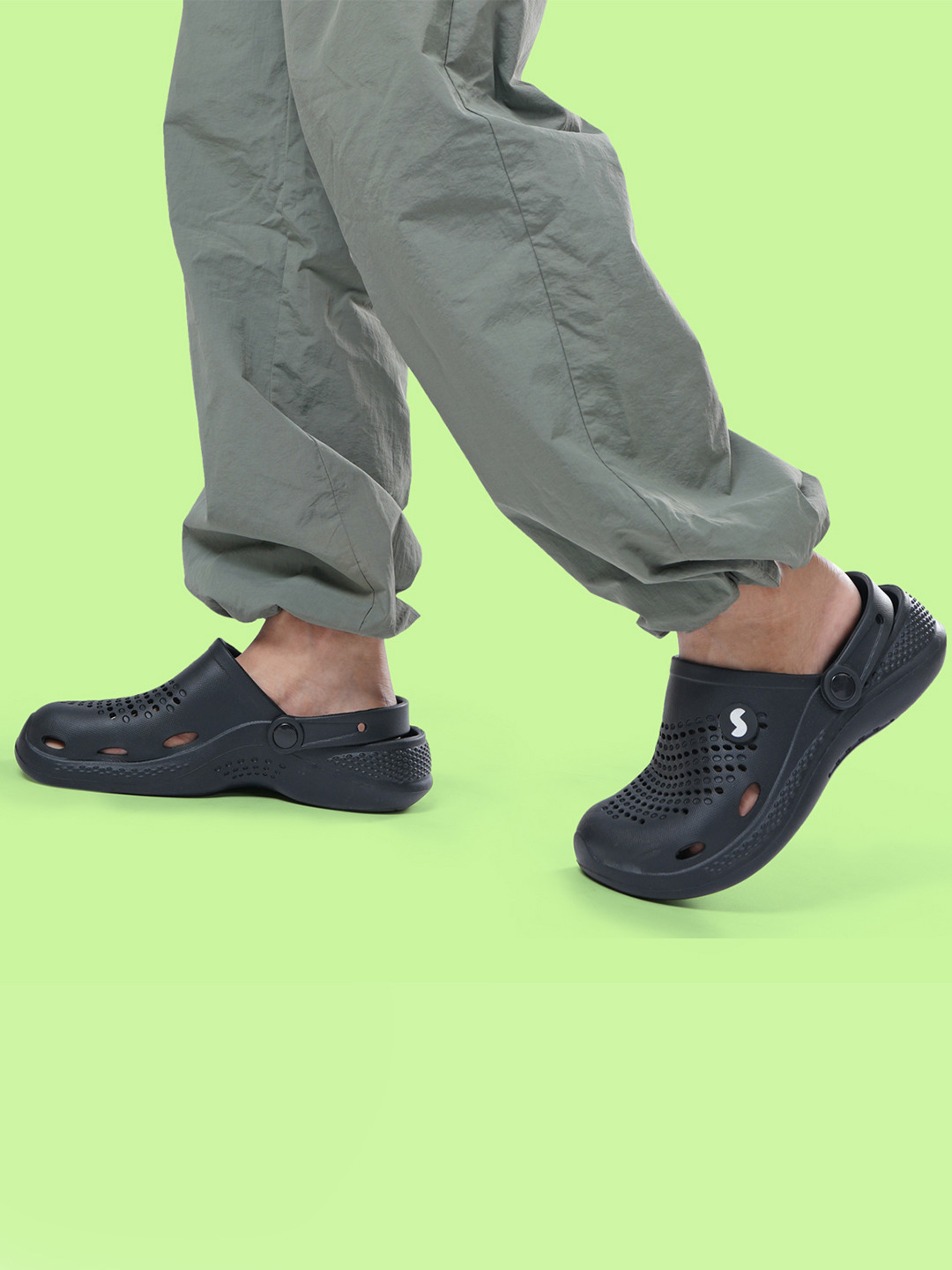 Buy SOLETHREADS Men PLUSH Waterproof Self Design Everyday Clogs - Flip ...