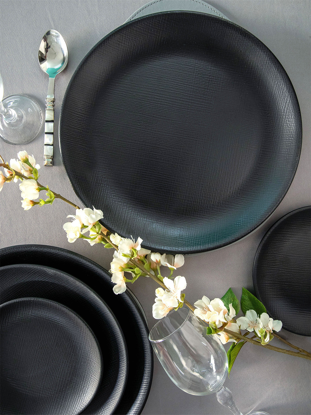 Buy Servewell Buffet Black 6 Pieces Textured Melamine Matte Plates ...