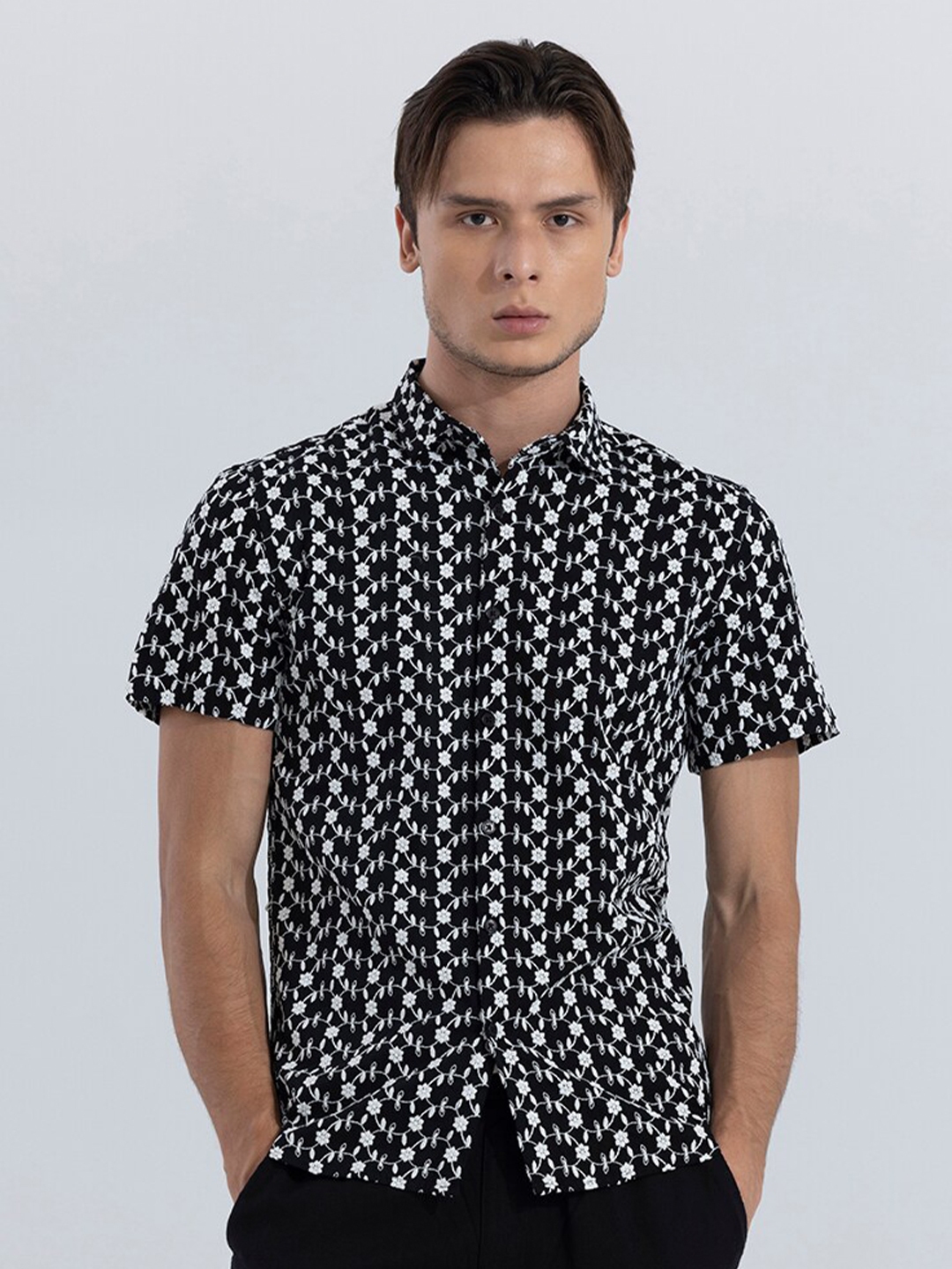 Buy Snitch Classic Floral Printed Spread Collar Regular Fit Cotton