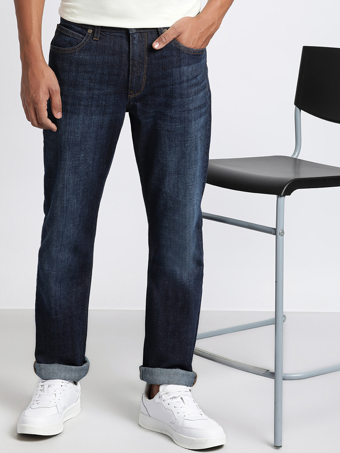 Buy Lee Men Rodeo Light Fade Stretchable Cotton Regular Jeans - Jeans ...