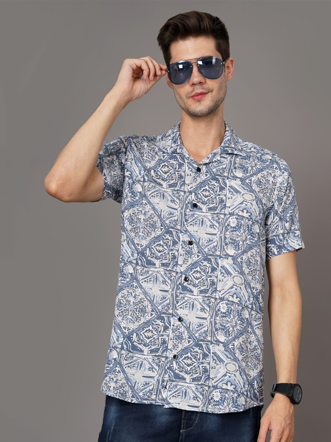 Buy PAUL STREET Standard Regular Fit Floral Printed Spread Collar ...
