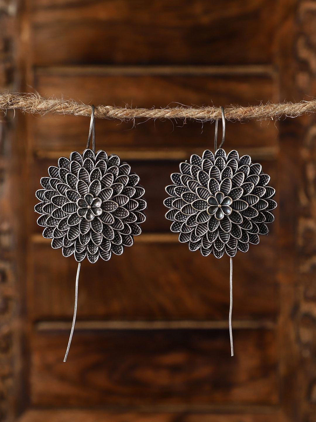 Buy VENI Gold Plated Contemporary Ear Cuff - Earrings for Women ...