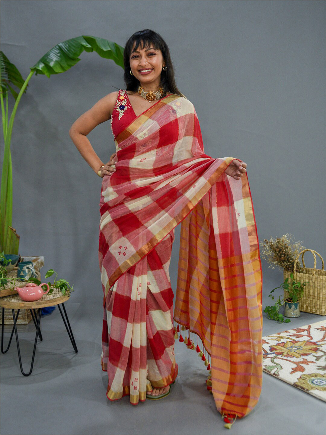 Buy Suta Red & White Checked Zari Pure Cotton Saree - Sarees for Women ...